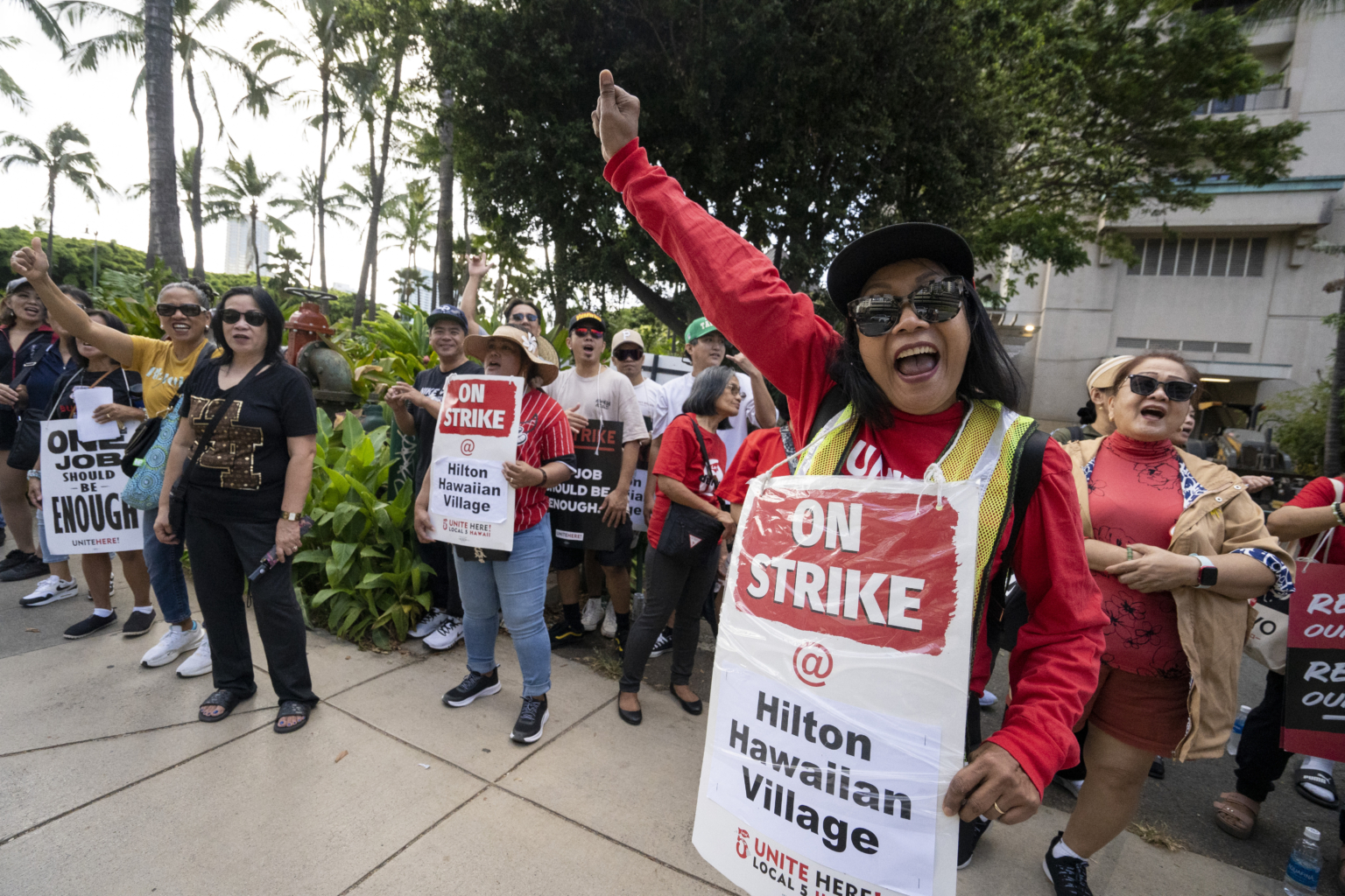 Hilton Hawaiian Village workers ratify contract, ending 40-day strike ...