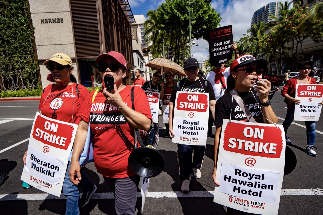 Over 5,000 Hawaii hotel workers strike in Waikiki and Kauai over Labor ...